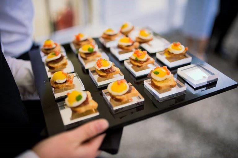 5 reasons you need to have canapés at your wedding - Dine